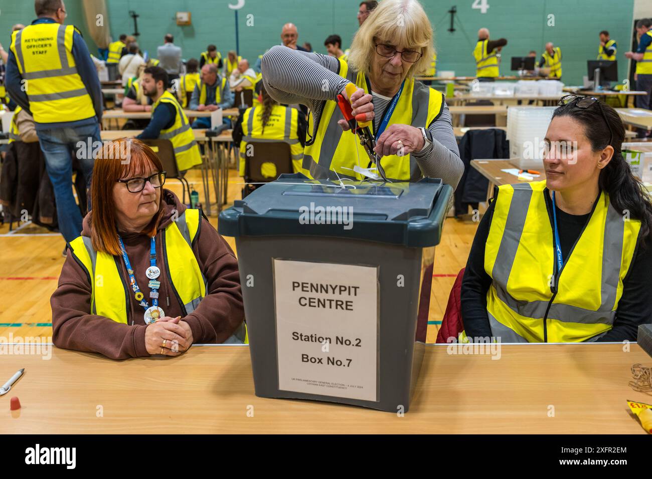 Lyn brown mp hi-res stock photography and images - Alamy