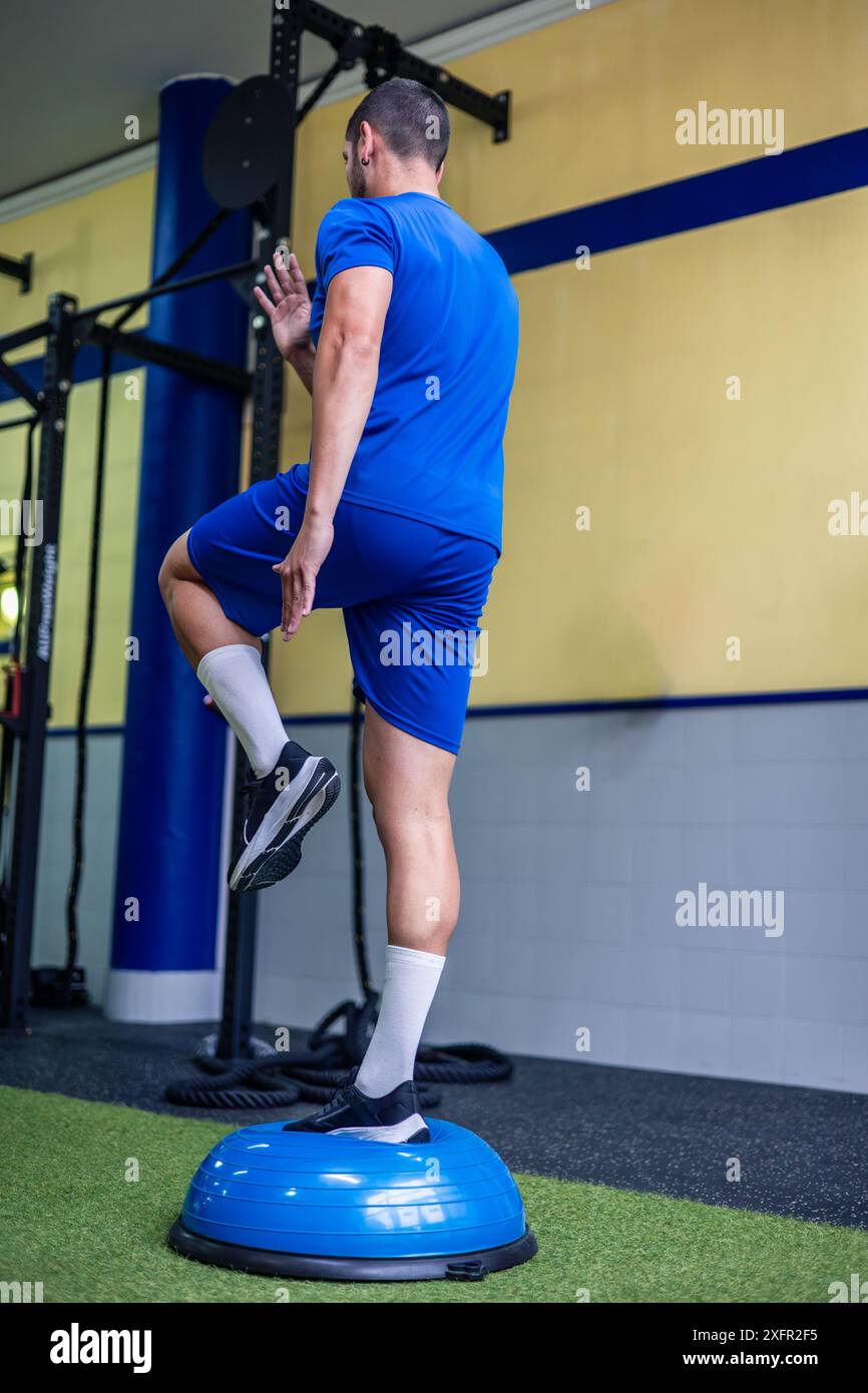 Strength and conditioning exercises hi-res stock photography and images ...