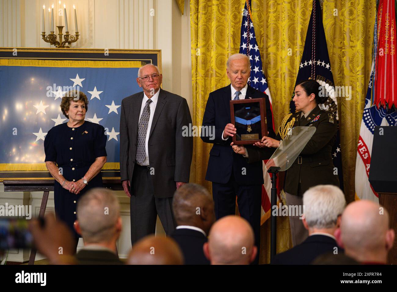Theresa Chandler and Gerald Taylor, descendants of U.S. Army Pvts ...