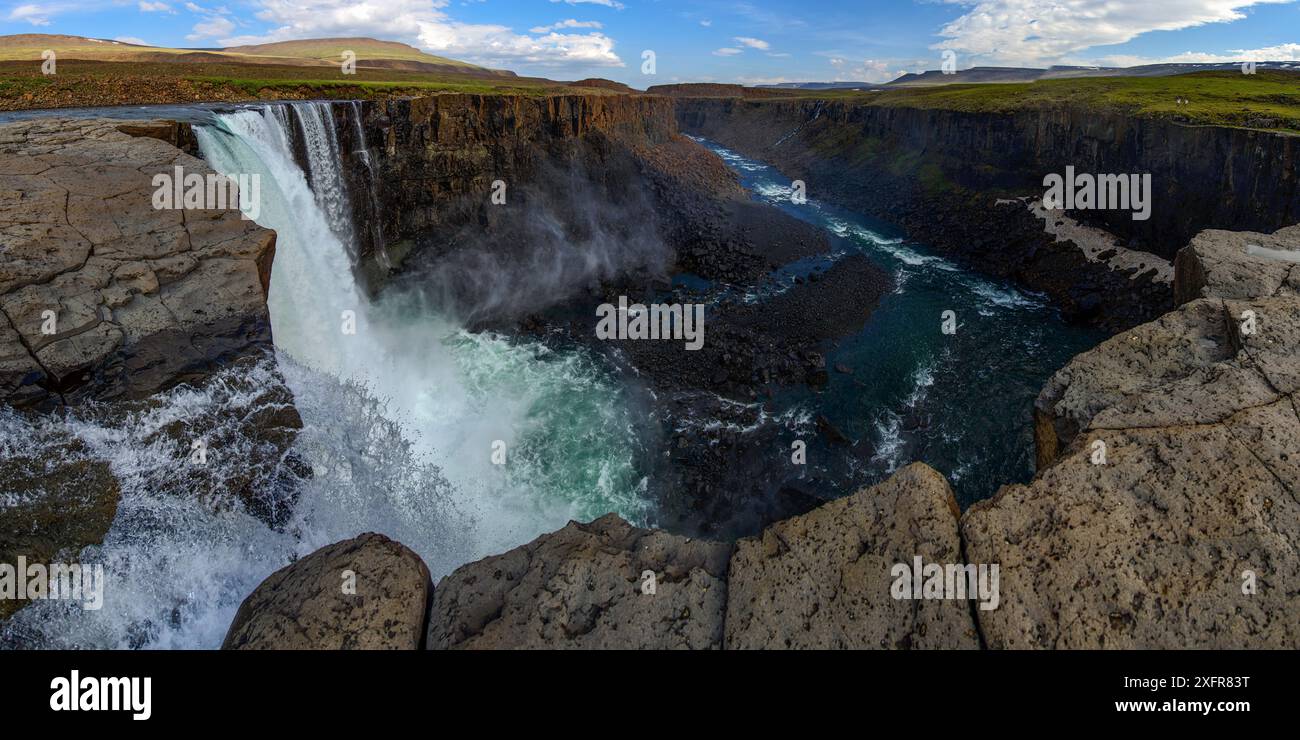 Waterfall in Putoransky State Nature Reserve, Putorana Plateau, Siberia ...