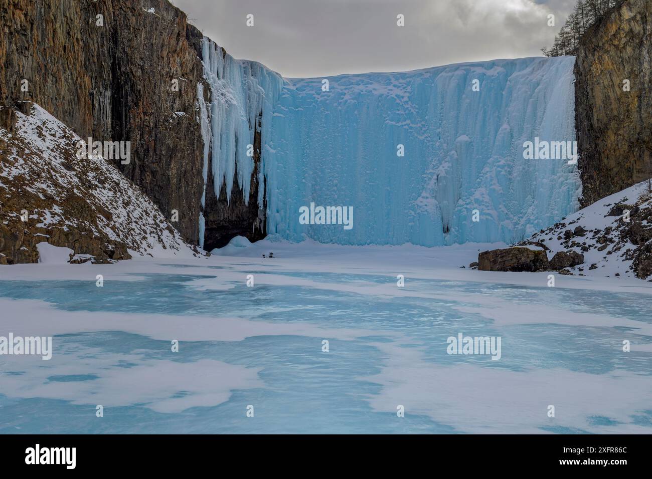Frozen waterfall, Putoransky State Nature Reserve, Putorana Plateau ...