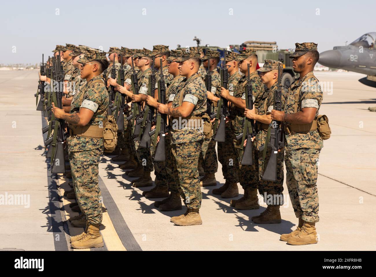 Execute present arms hi-res stock photography and images - Alamy