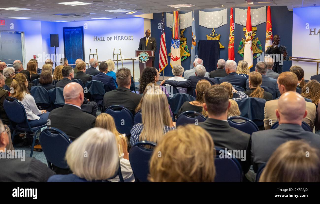 Secretary of Defense Lloyd J. Austin III hosts the Hall of Heroes ...