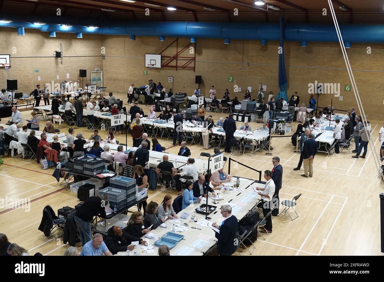 Reigate, Surrey, UK 4th July, 2024 Scenes during the count for the ...