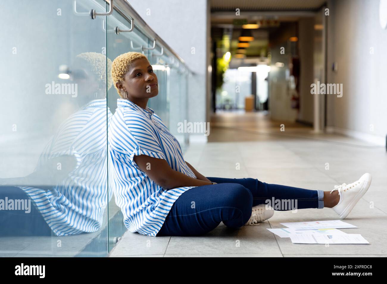 Scattered papers on floor hi-res stock photography and images - Alamy