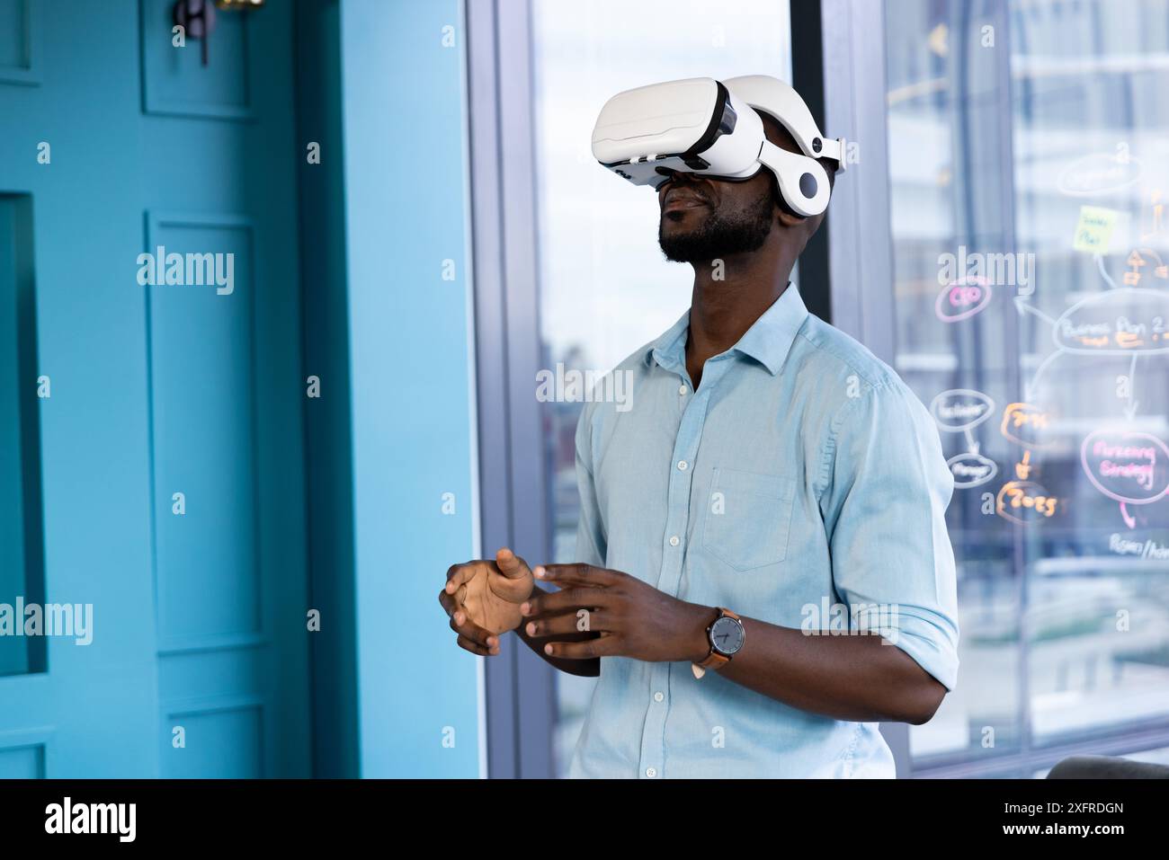 Man in vr headset exploring hi-res stock photography and images - Alamy