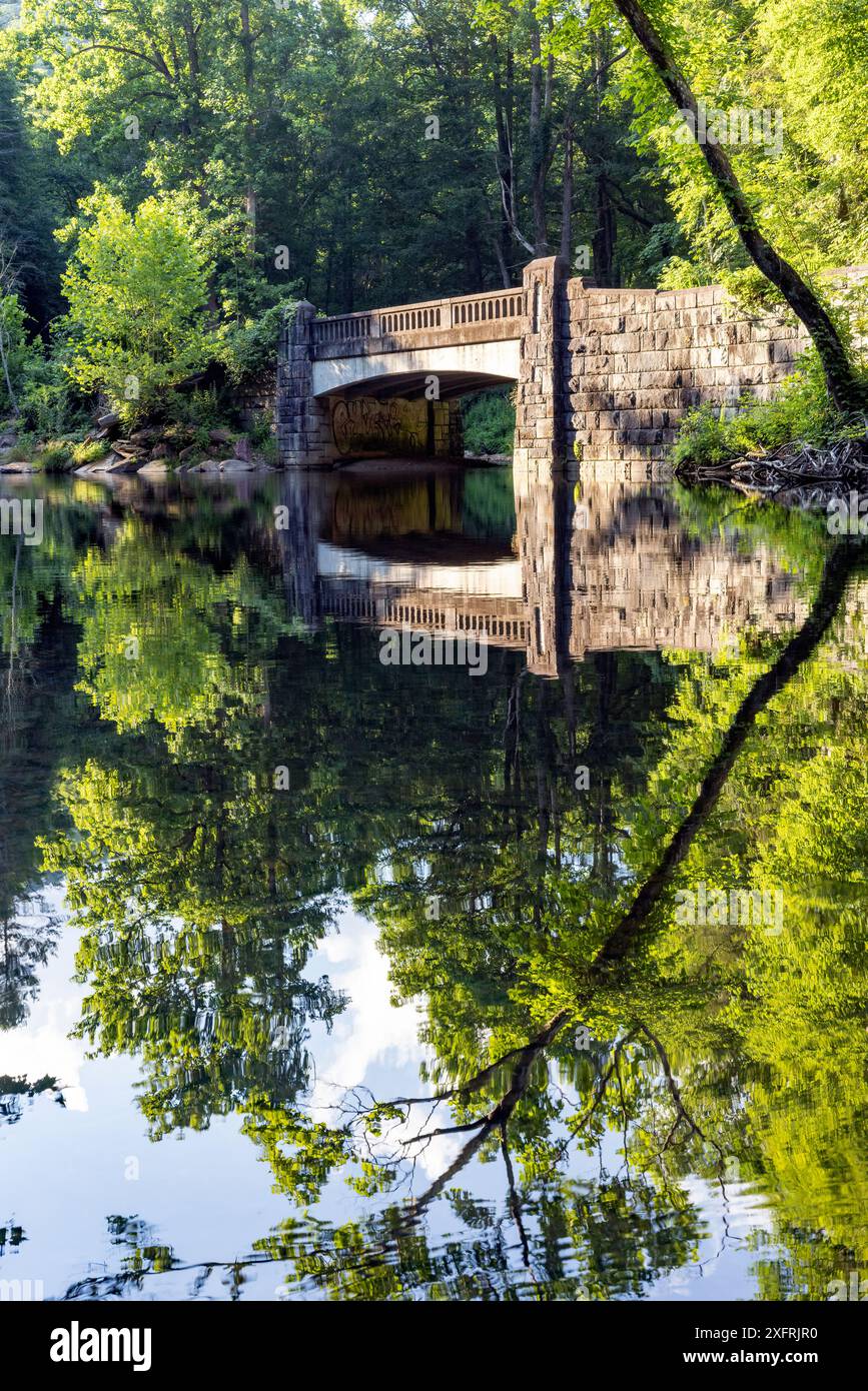 Stone bridge over the Davidson River in Pisgah National Forest ...