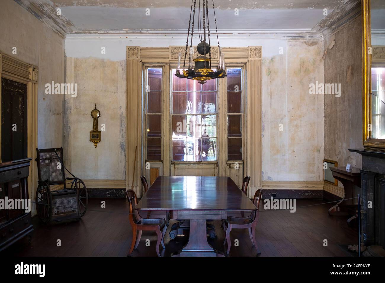 Charleston house interior hi-res stock photography and images - Alamy