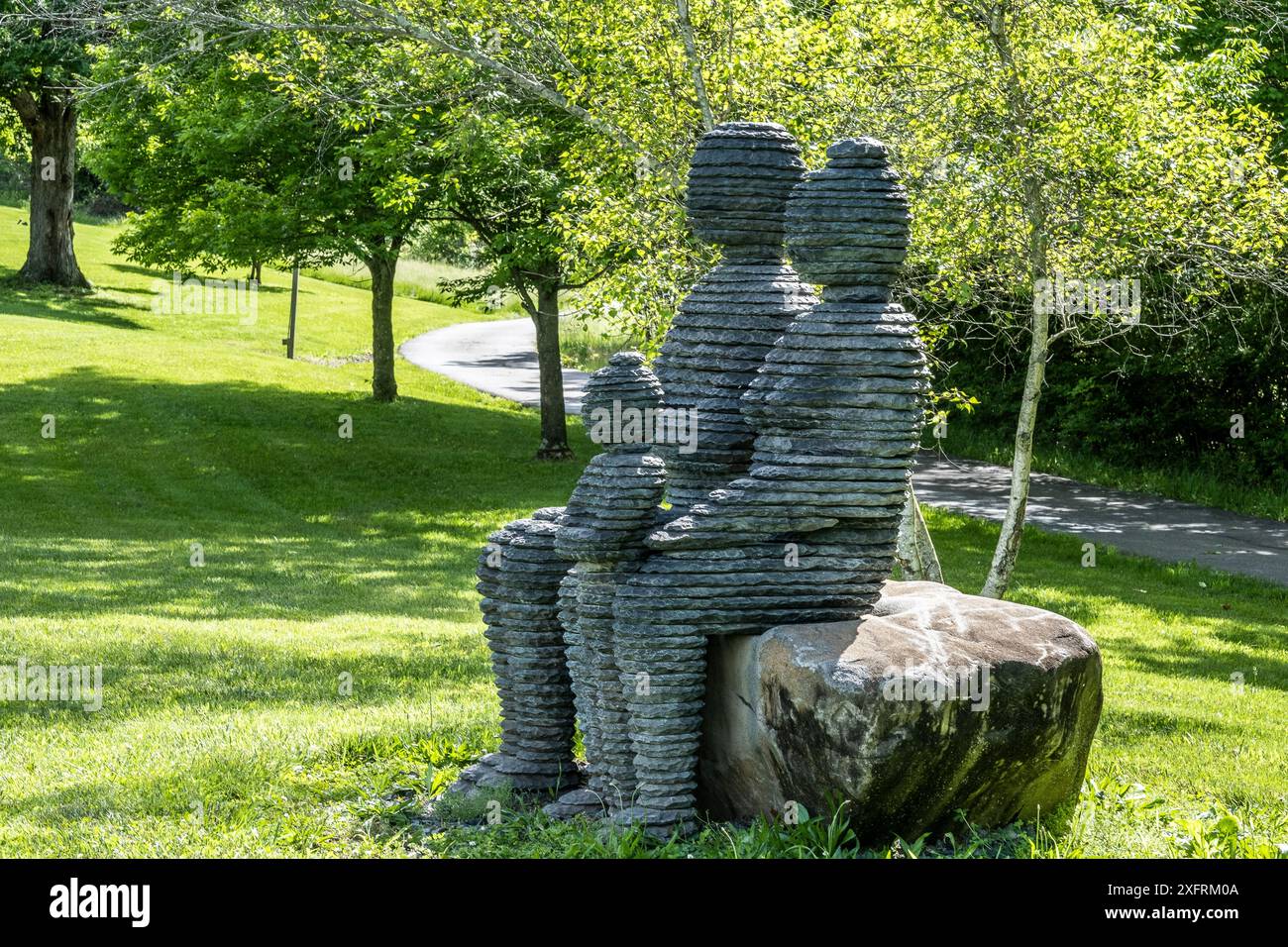 Quirky sculpture of a family, Pyramid Hill Sculpture Park, Hamilton ...