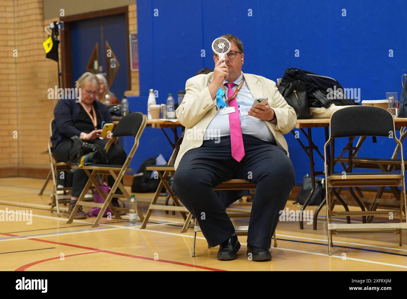 A counting agent uses a hand held fan at Alive Lynnsport in King's Lynn ...
