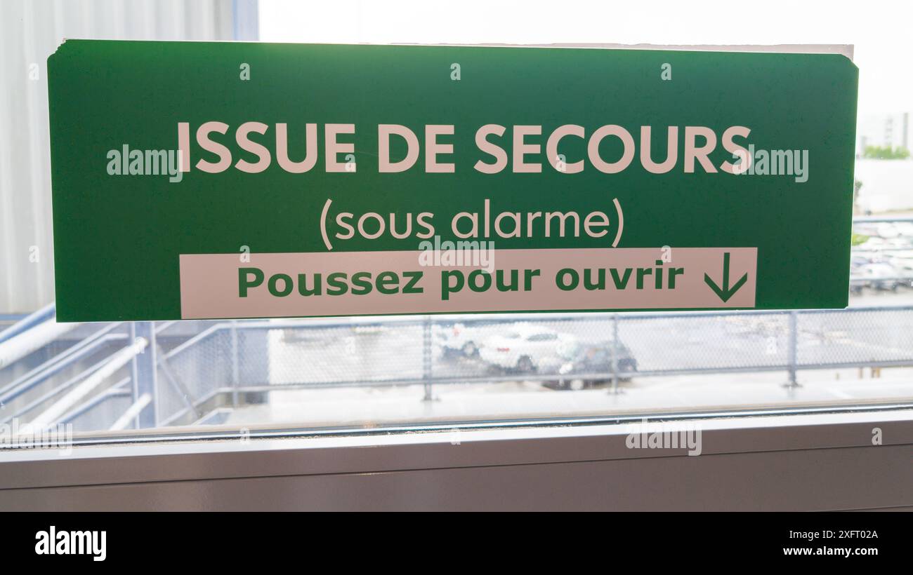 Poussez pour ouvrir hi-res stock photography and images - Alamy