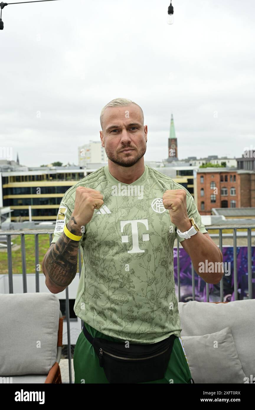 Eric Sindermann beim Mates Date Influencer Event auf der Berlin Fashion ...