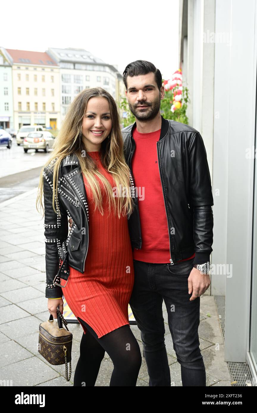 Delia Grösch und Mike Cees beim Mates Date Influencer Event auf der ...