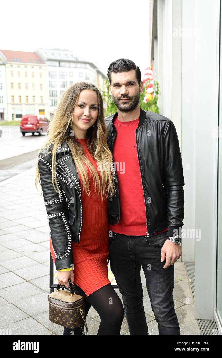 Delia Grösch und Mike Cees beim Mates Date Influencer Event auf der ...