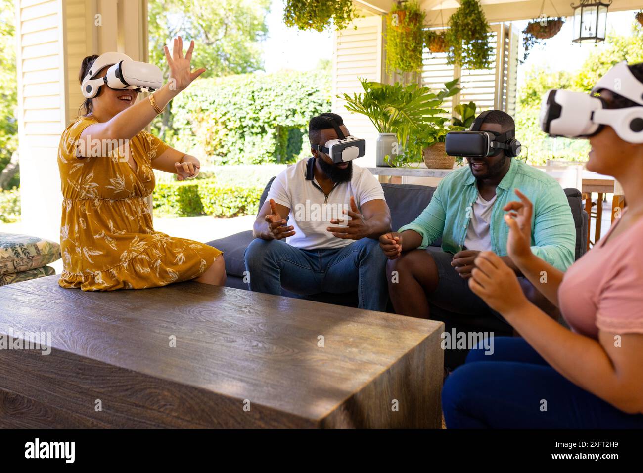 Diverse virtual experience hi-res stock photography and images - Alamy