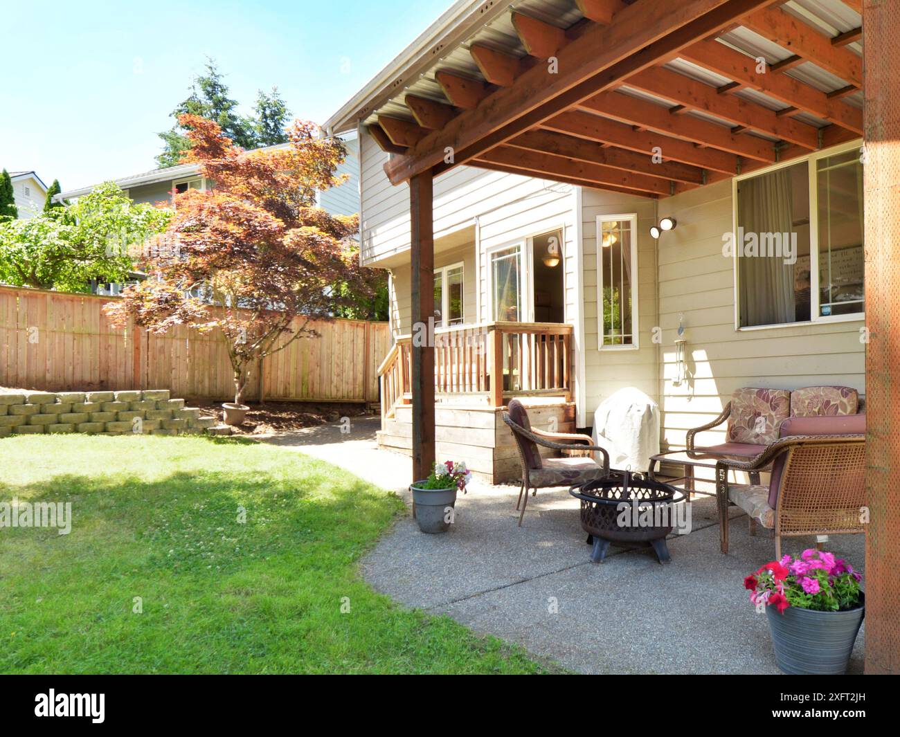 Backyard entry hi-res stock photography and images - Alamy