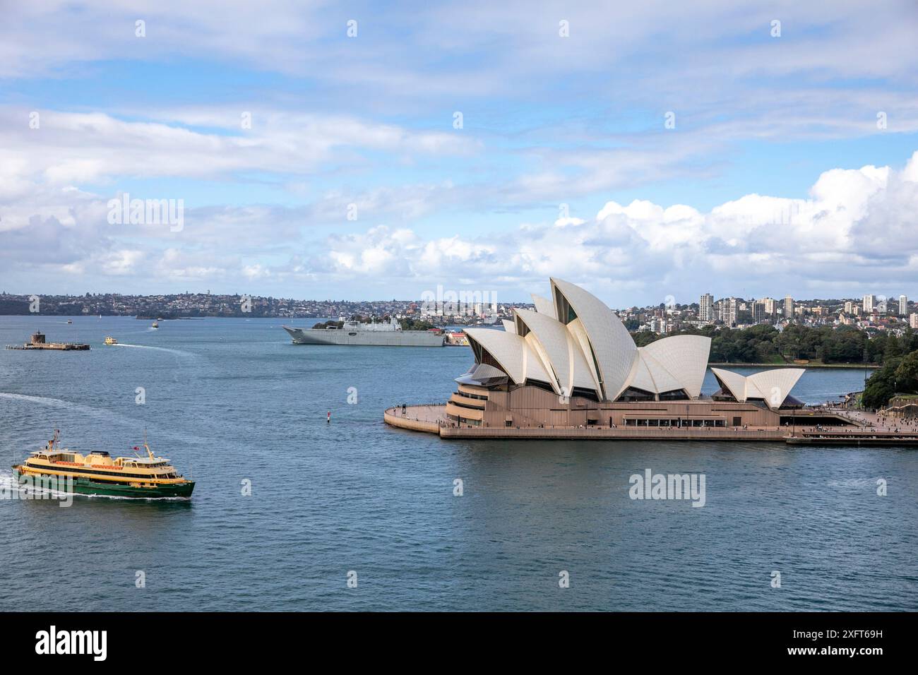 Sydney Opera House and Sydney ferry MV Freshwater on Sydney harbour ...