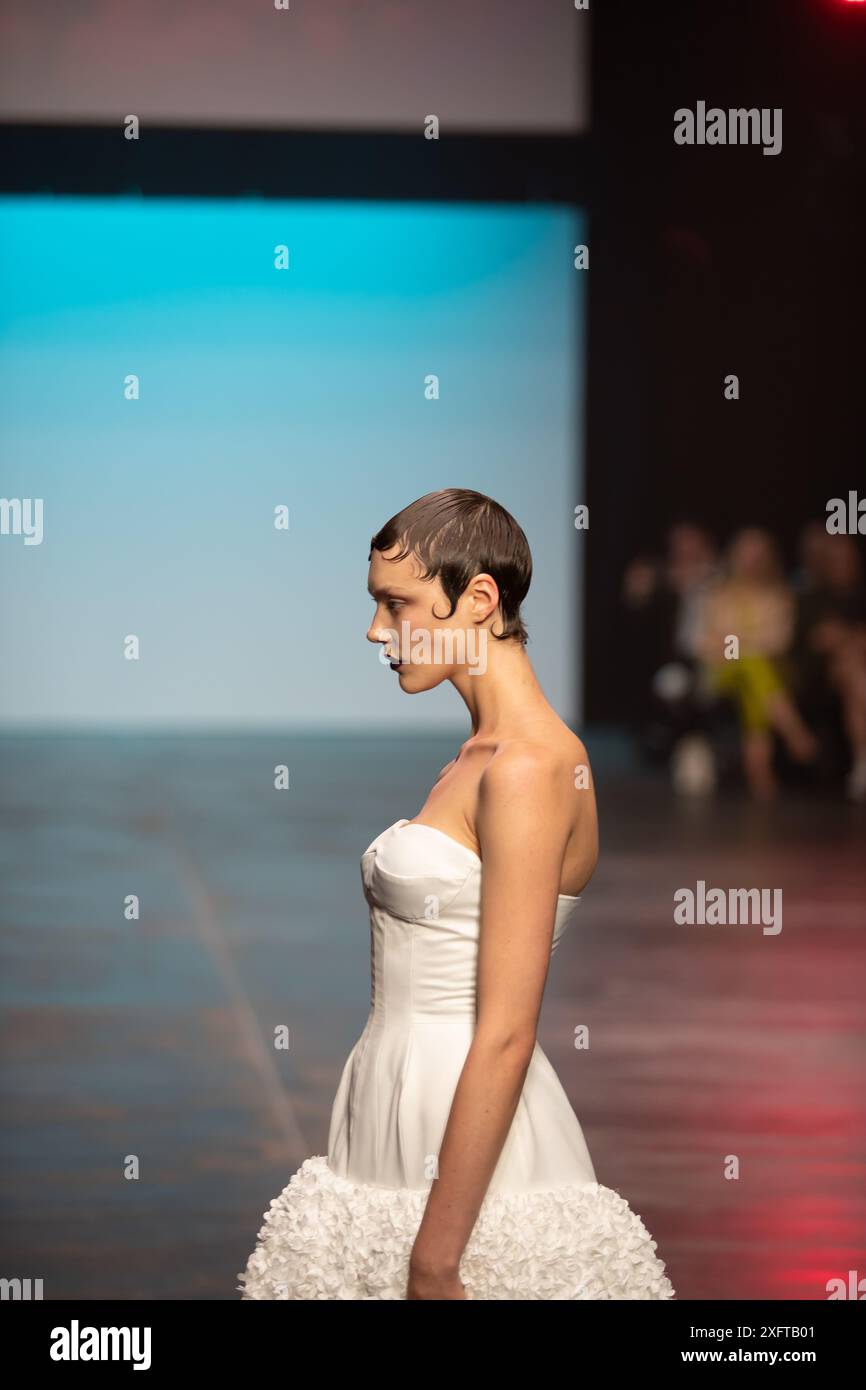 Danny Reinke, präsentierte die Kollektion der Fashion Week 2024 Berlin ...
