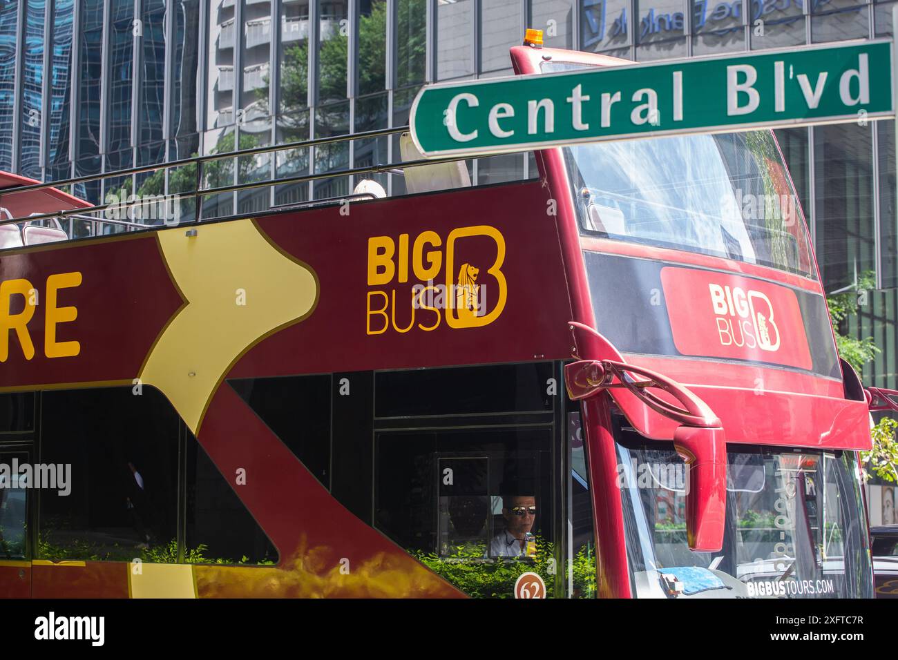 Singapore bus sign hi-res stock photography and images - Alamy