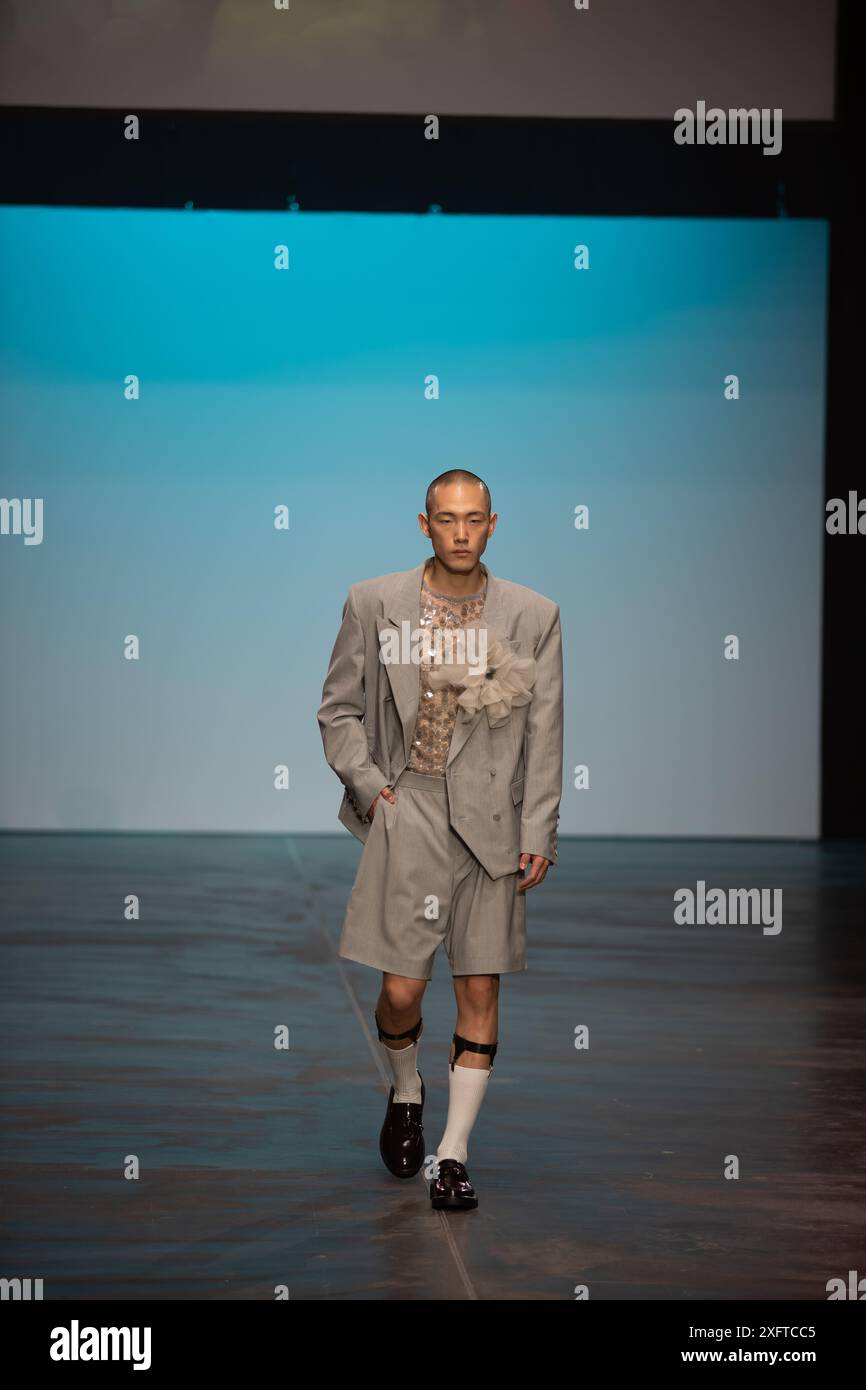 Danny Reinke, präsentierte die Kollektion der Fashion Week 2024 Berlin ...