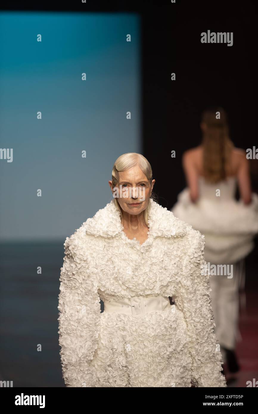 Danny Reinke, präsentierte die Kollektion der Fashion Week 2024 Berlin ...