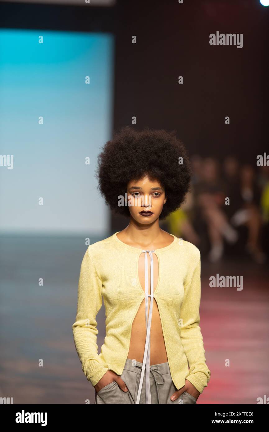 Danny Reinke, präsentierte die Kollektion der Fashion Week 2024 Berlin ...