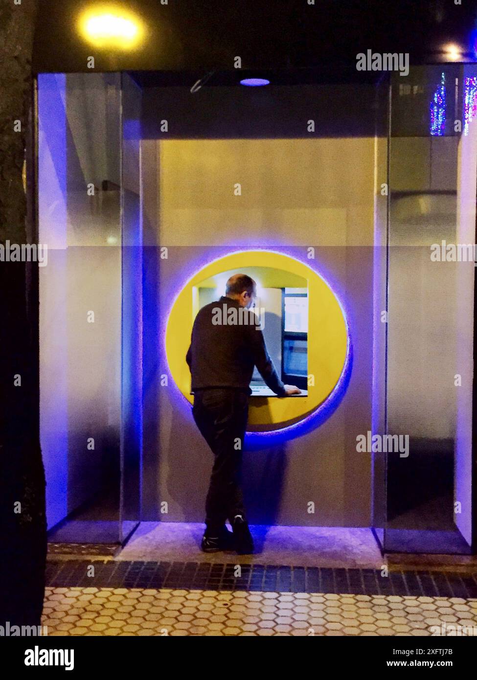 Full of atm hi-res stock photography and images - Alamy