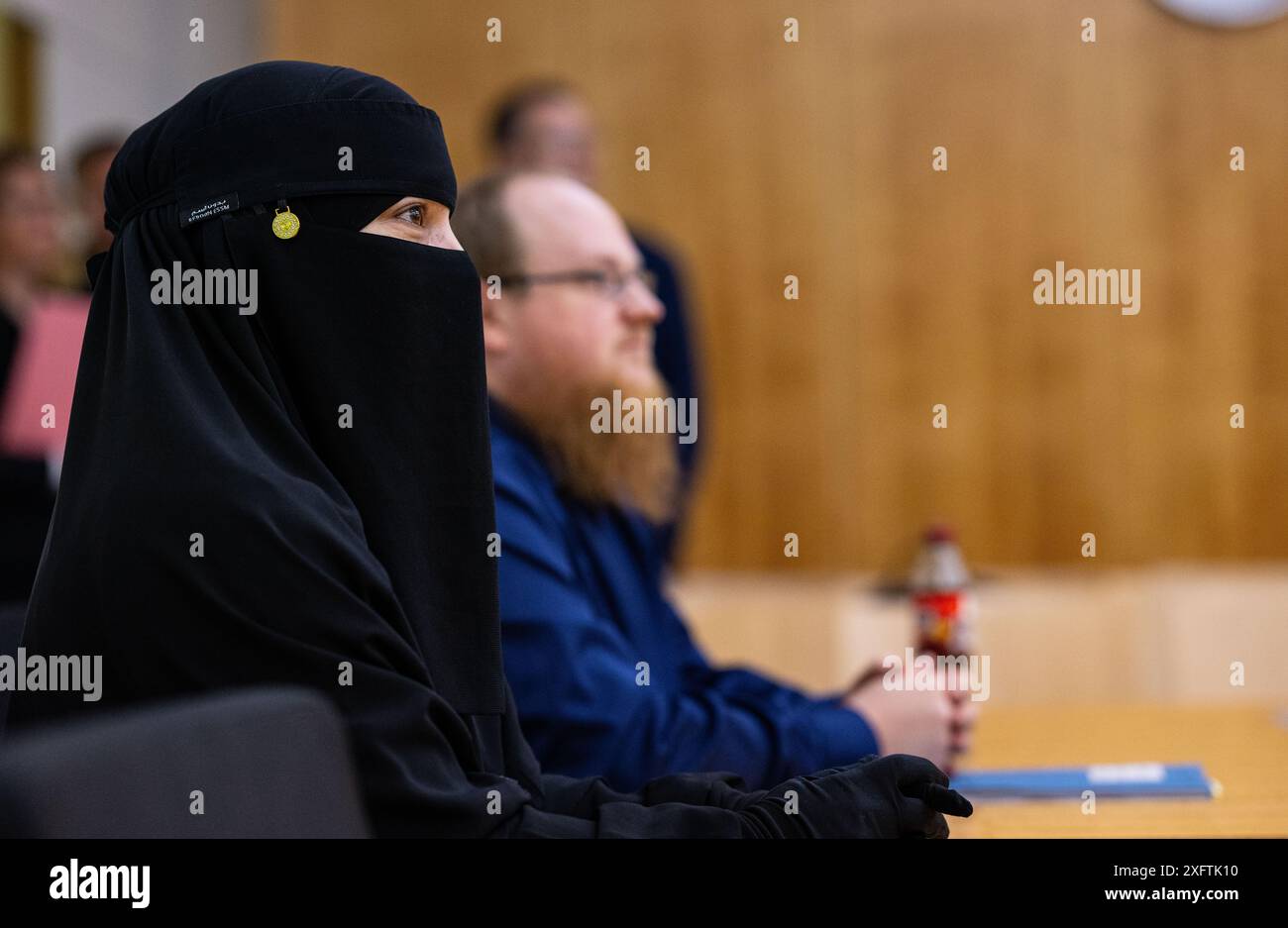 She wearing north face hi-res stock photography and images - Alamy