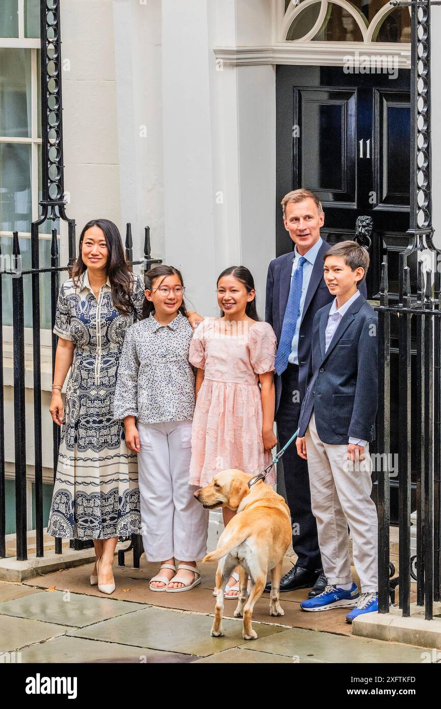 London, UK. 5 Jul 2024. Jeremy Hunt leaves numder 11 with his family ...