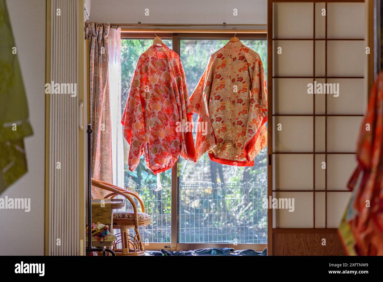 Traditional Heian Period costumes for rent at the Daimonzaka rest area ...