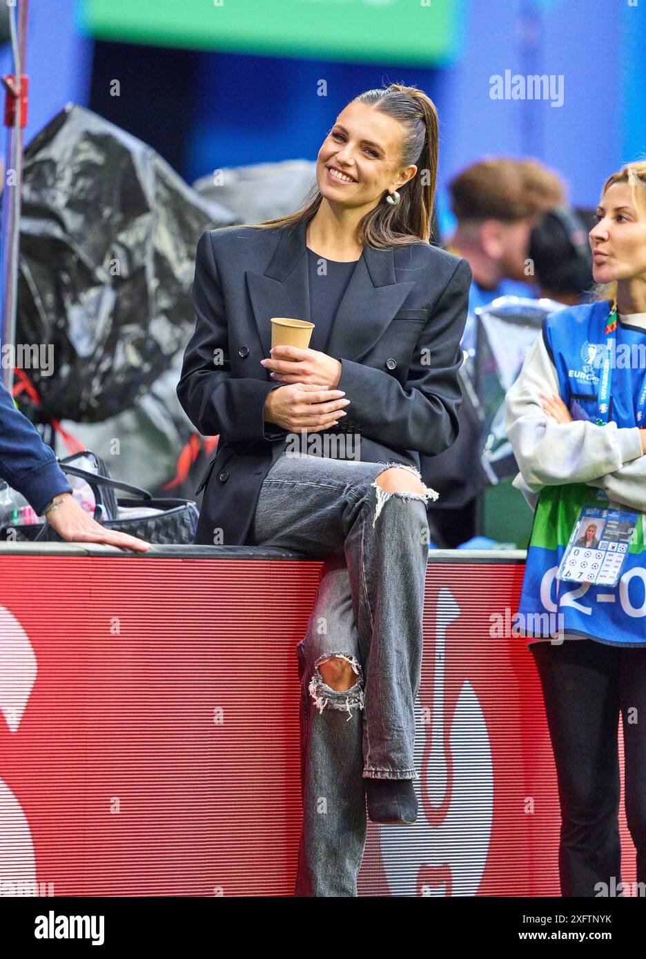 Laura WONTORRA, sports presenter, reporter, woman, moderator, TV ...