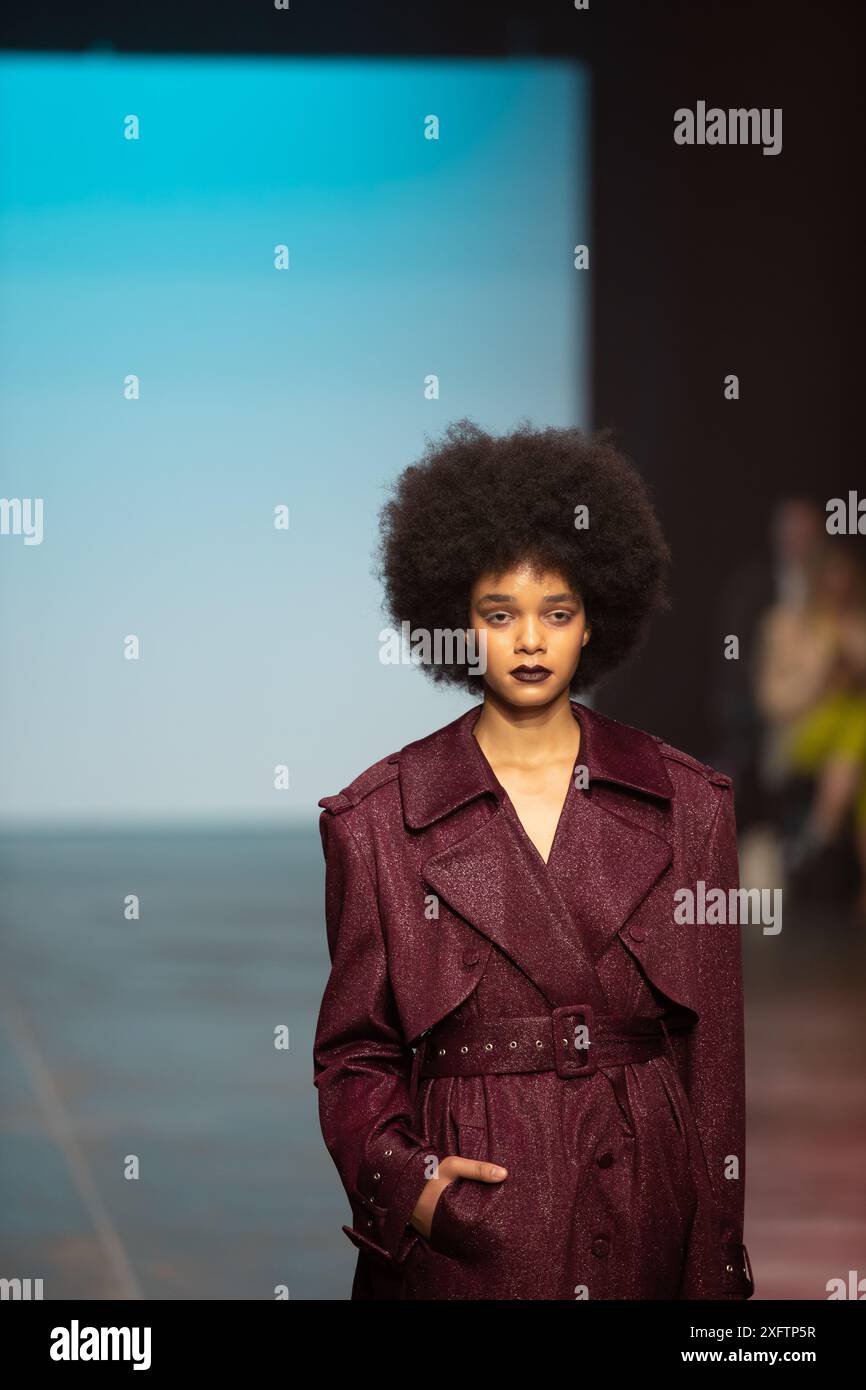 Danny Reinke, präsentierte die Kollektion der Fashion Week 2024 Berlin ...