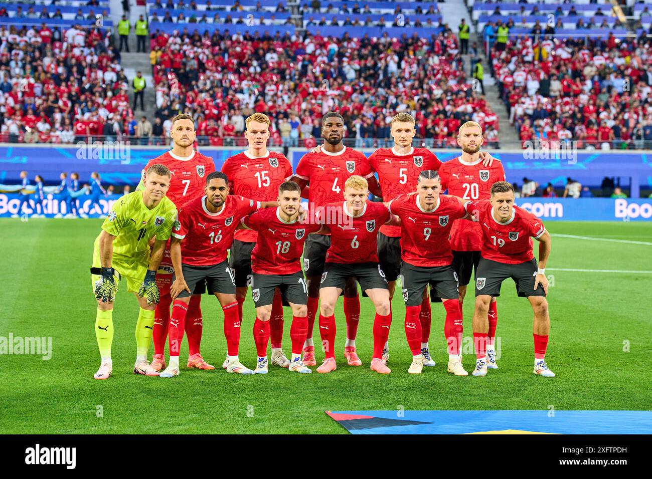 Team AUT: Patrick Pentz, goalkeeper AUT 13 Marko ARNAUTOVIC, AUT 7 ...