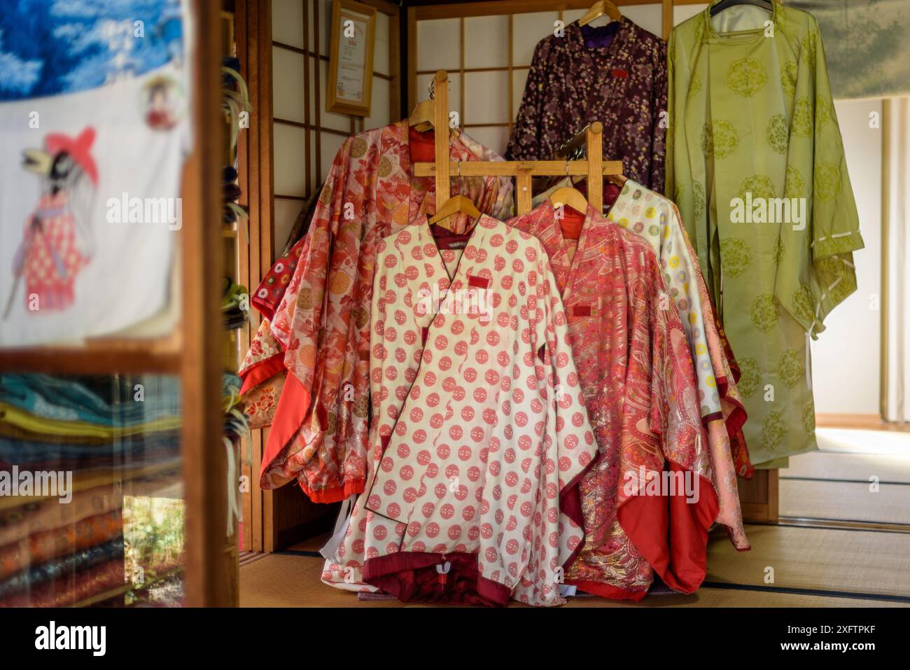 Traditional Heian Period costumes for rent at the Daimonzaka rest area ...