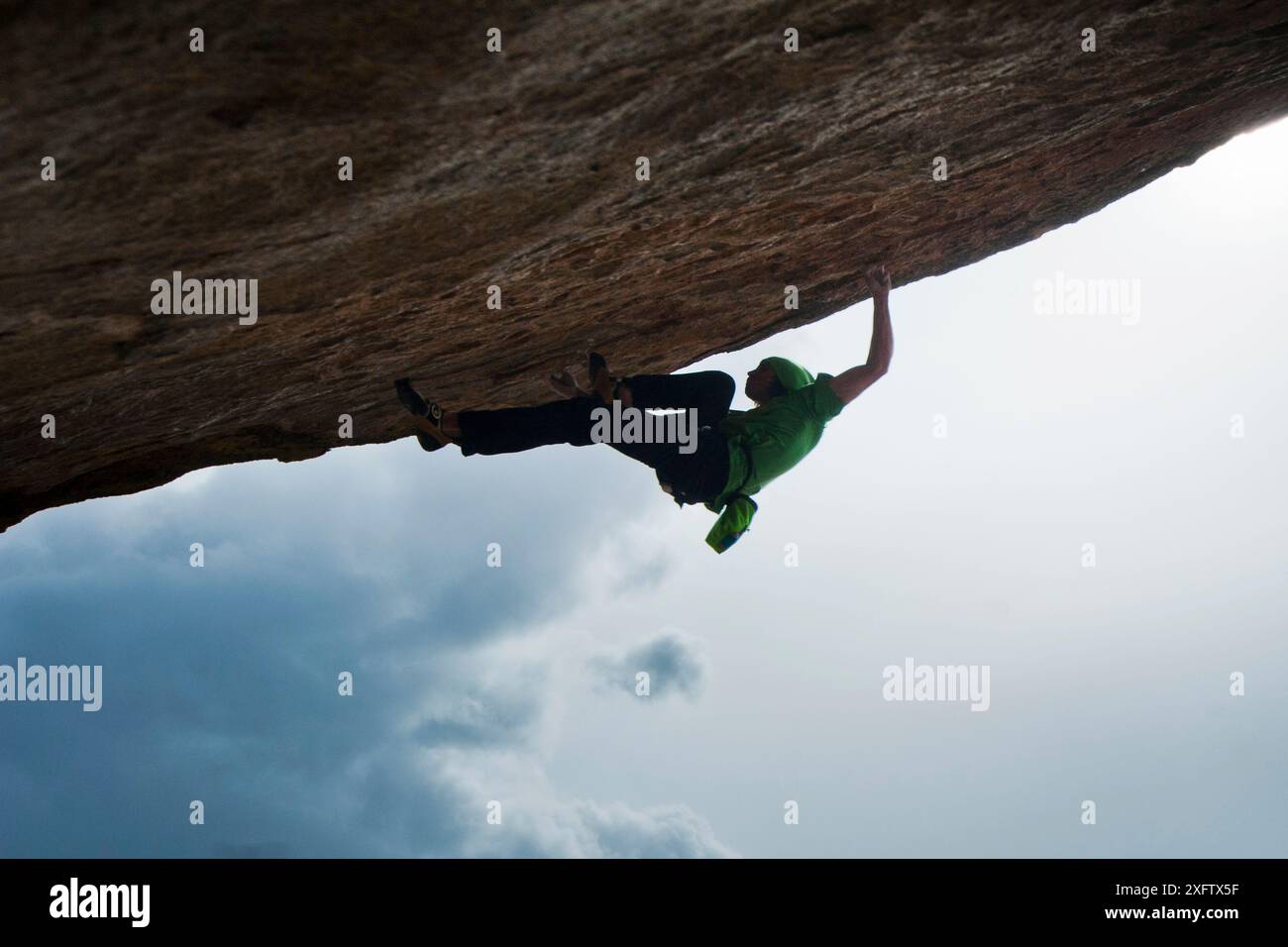 ManÂ bouldering, Process V16,Â Buttermilks, California, USA Stock Photo ...