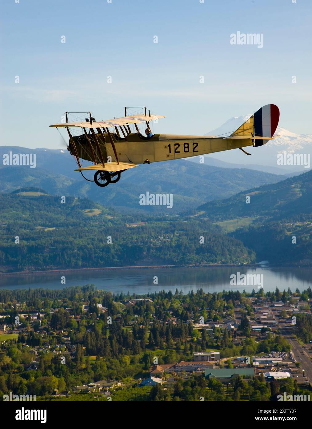 Curtiss Jenny flying over Hood River Valley, Oregon Stock Photo - Alamy