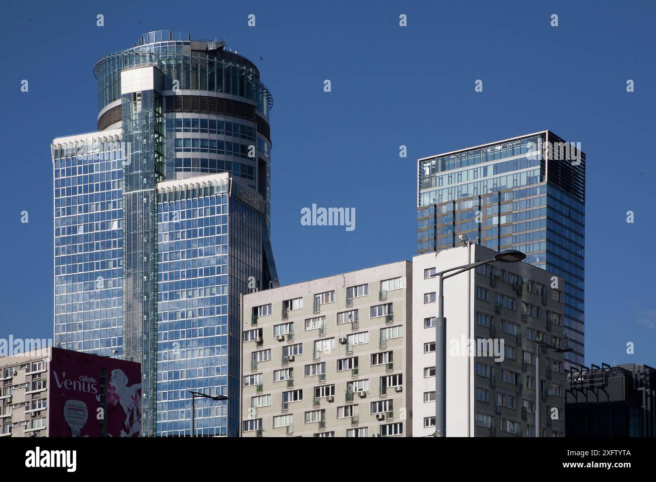 Spektrum Tower (TP S.A. Tower, Twarda Tower) w Warszawie Stock Photo ...