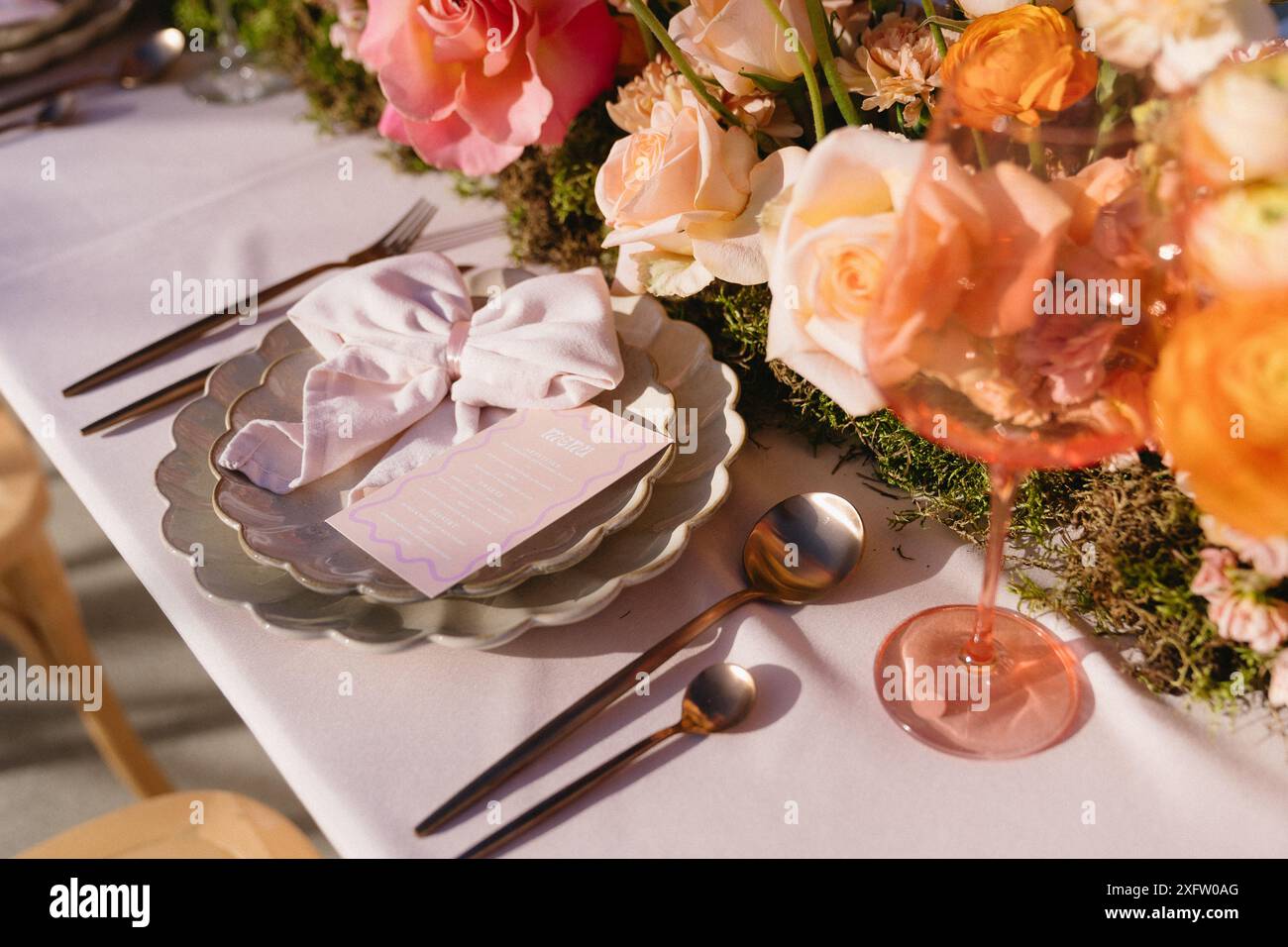 Artistic place setting hi-res stock photography and images - Alamy