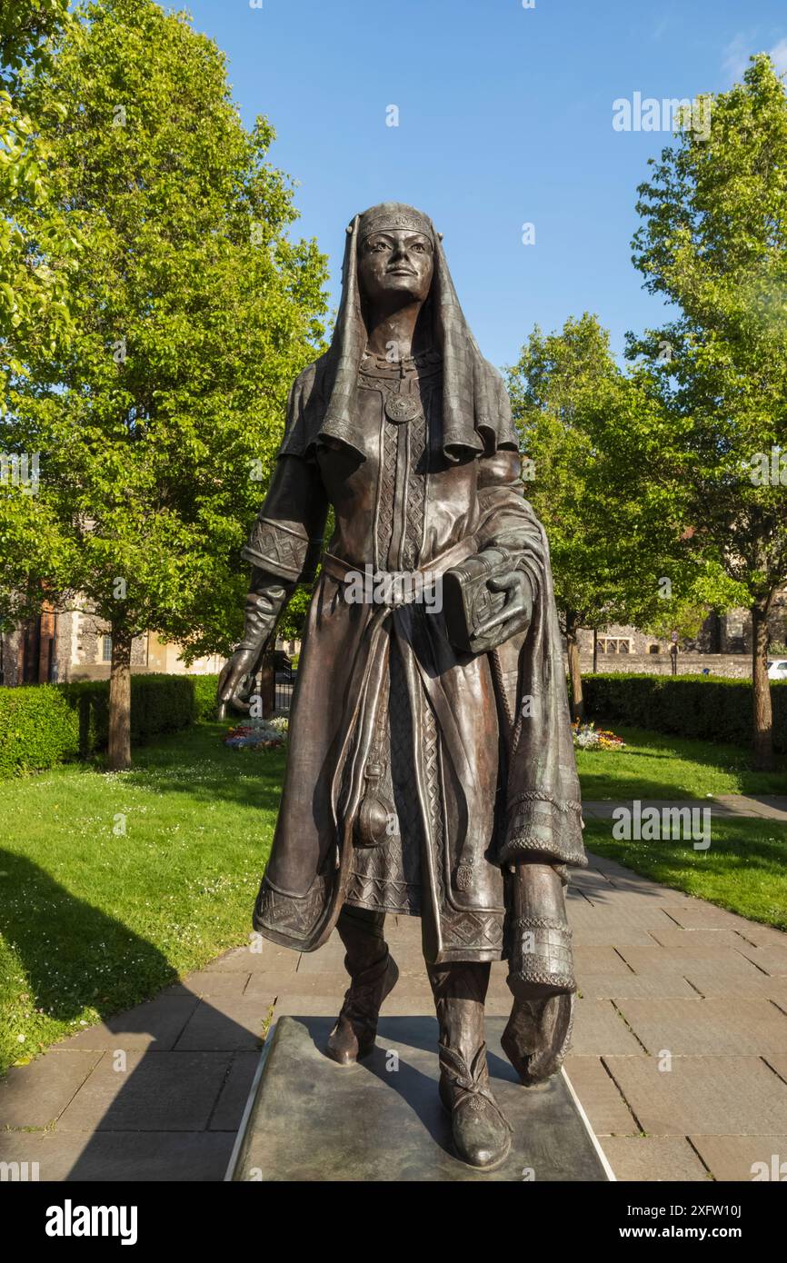 Statues of bertha hi-res stock photography and images - Alamy
