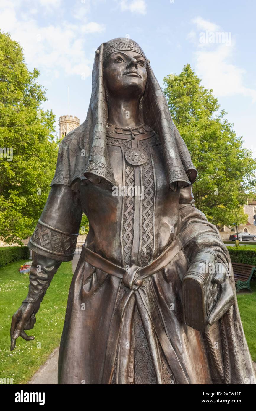 Statues of bertha hi-res stock photography and images - Alamy