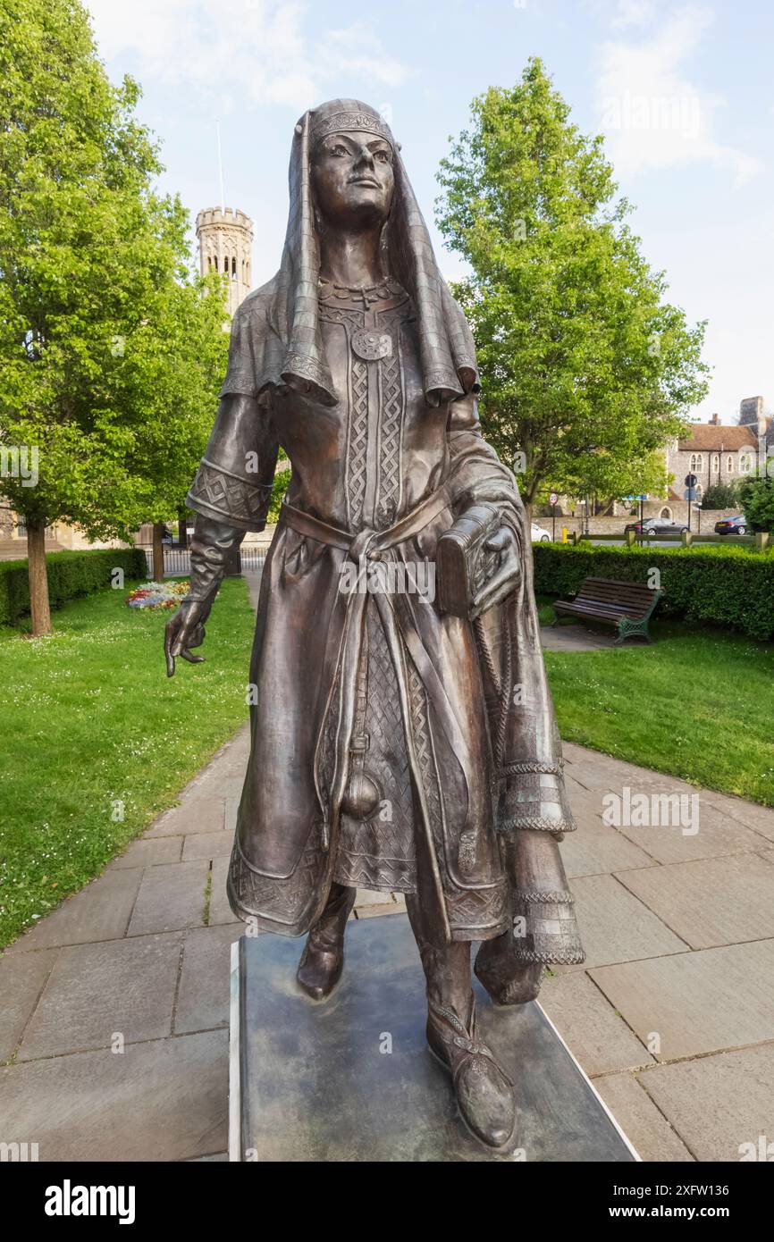 Statues of bertha hi-res stock photography and images - Alamy