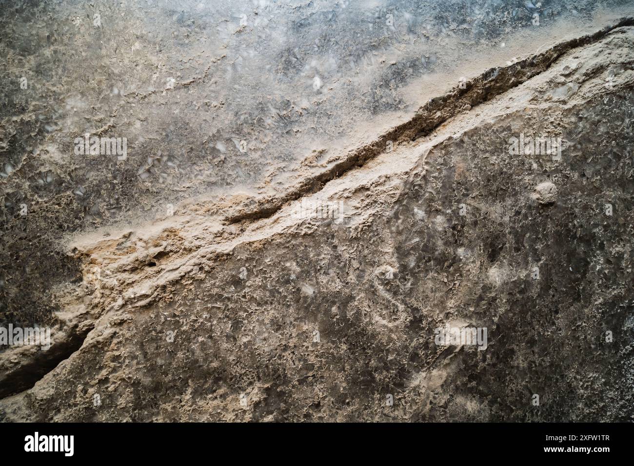 Photo background texture, salt wall with a fault in an underground mine ...
