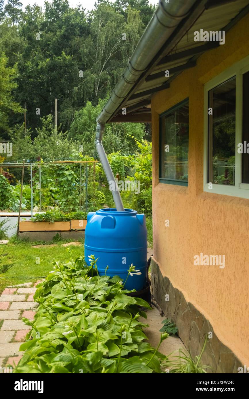 House rain water collection tank hi-res stock photography and images ...