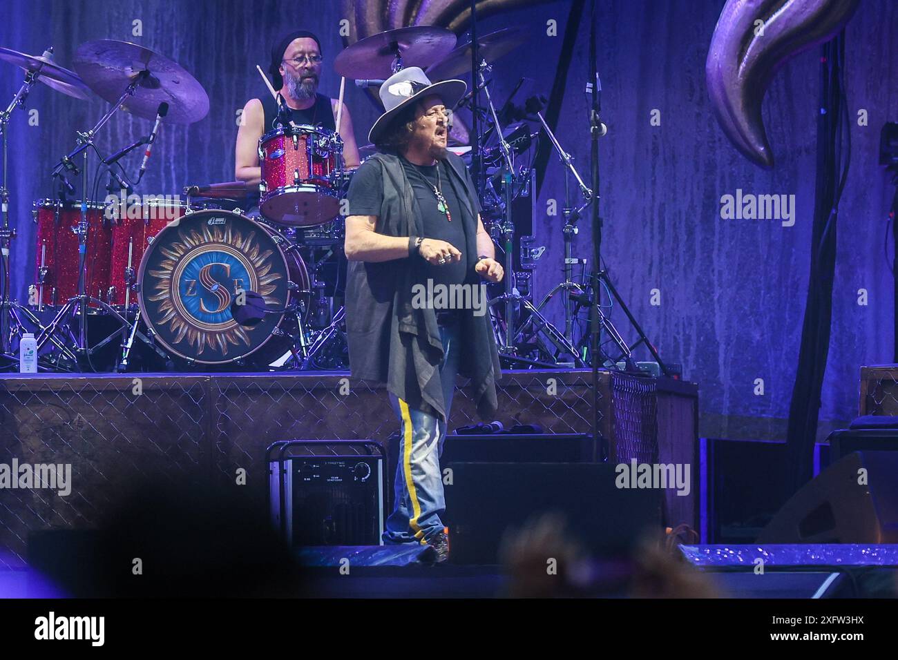 Zucchero "Sugar" Fornaciari performs live on stage during Overdose D ...
