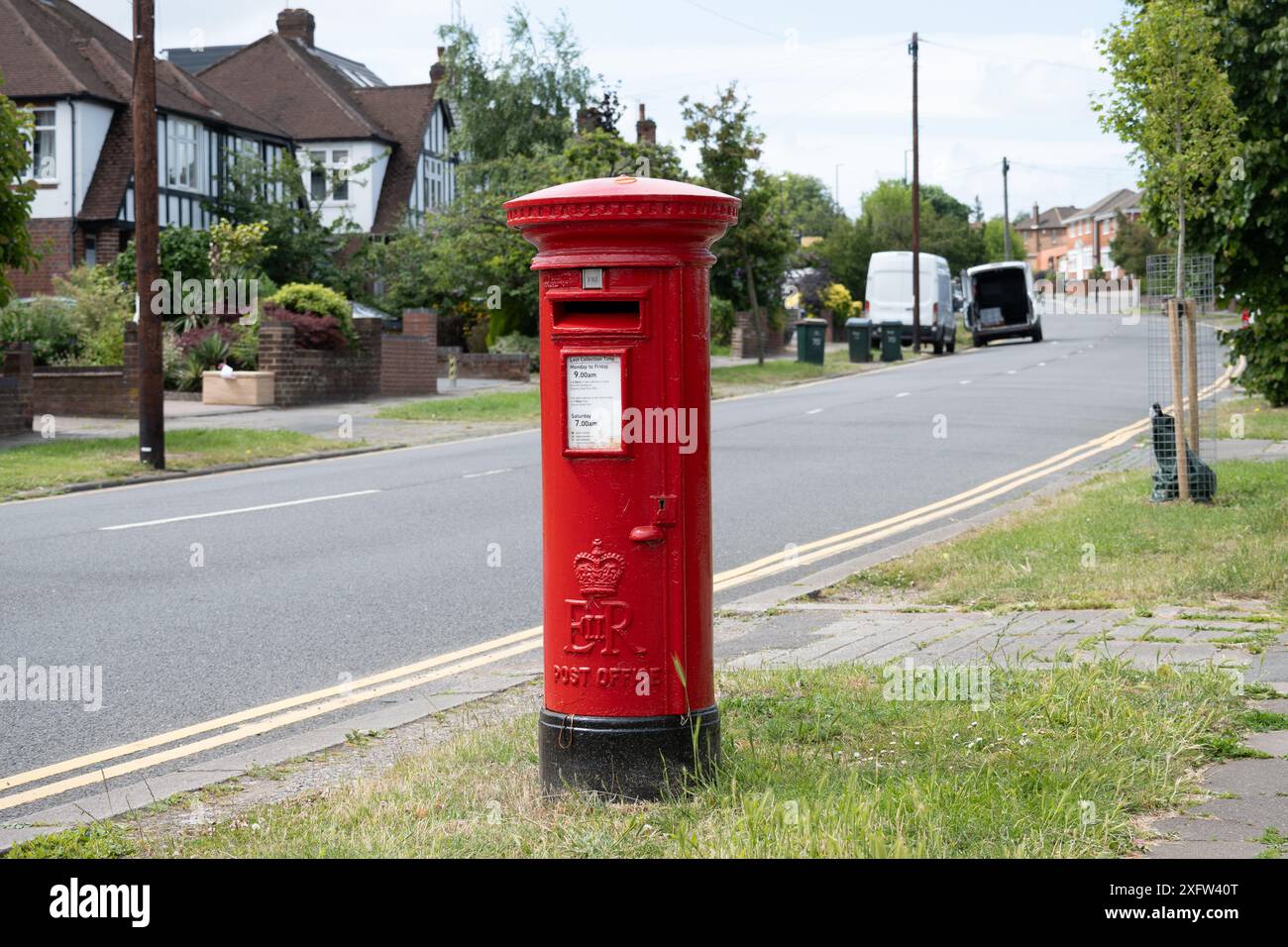 A post box in Daventry Road, Cheylesmore, Coventry, UK Stock Photo - Alamy