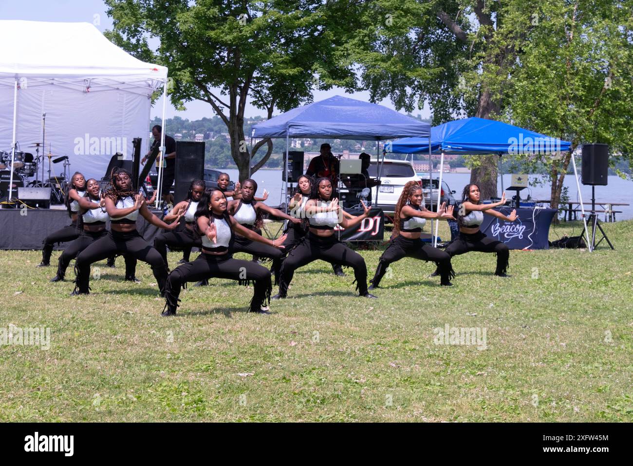 Sapphire dance hi-res stock photography and images - Alamy