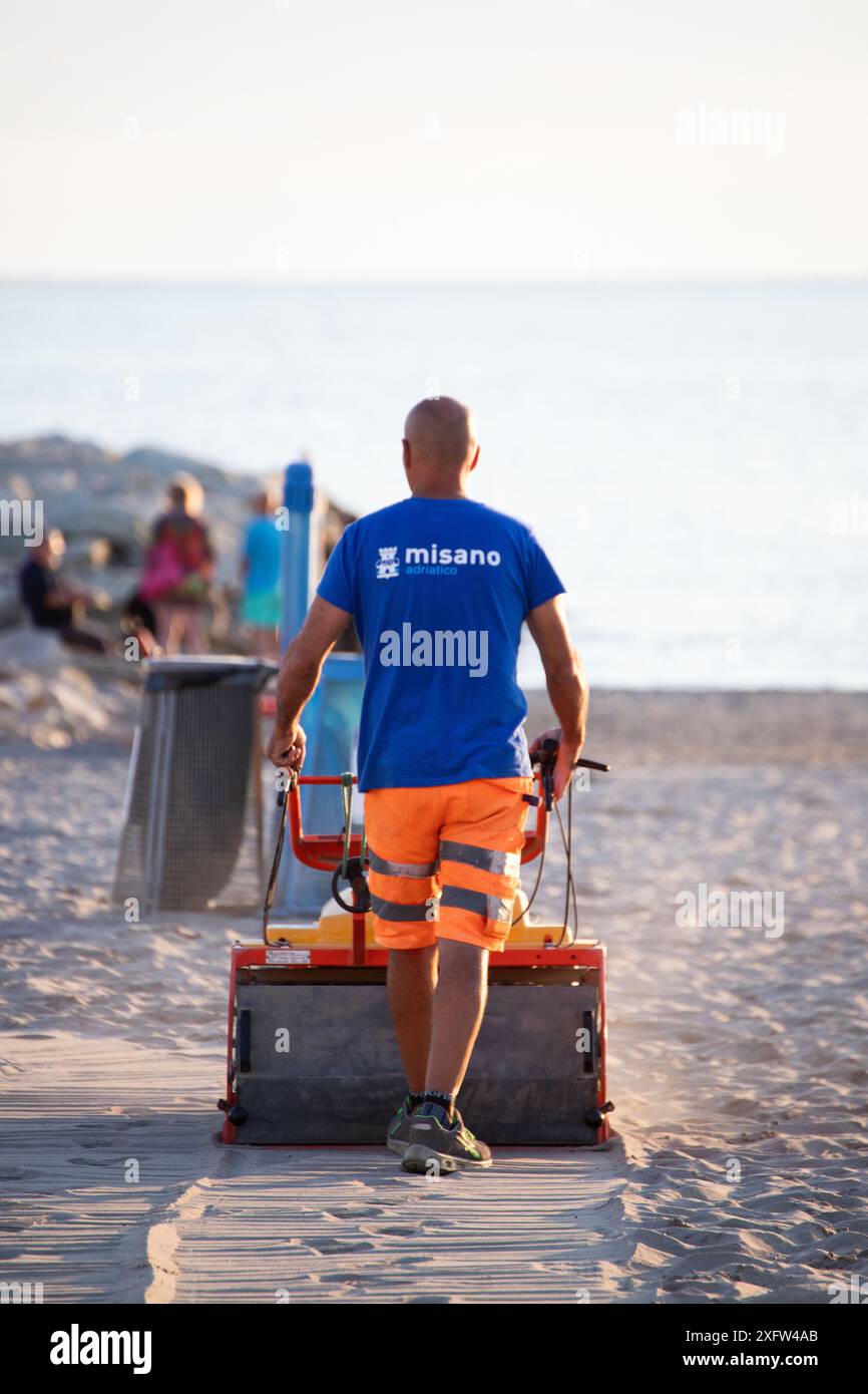 Drowning machine hi-res stock photography and images - Alamy