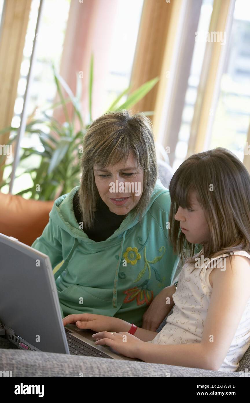 35 40 years old parents hi-res stock photography and images - Alamy