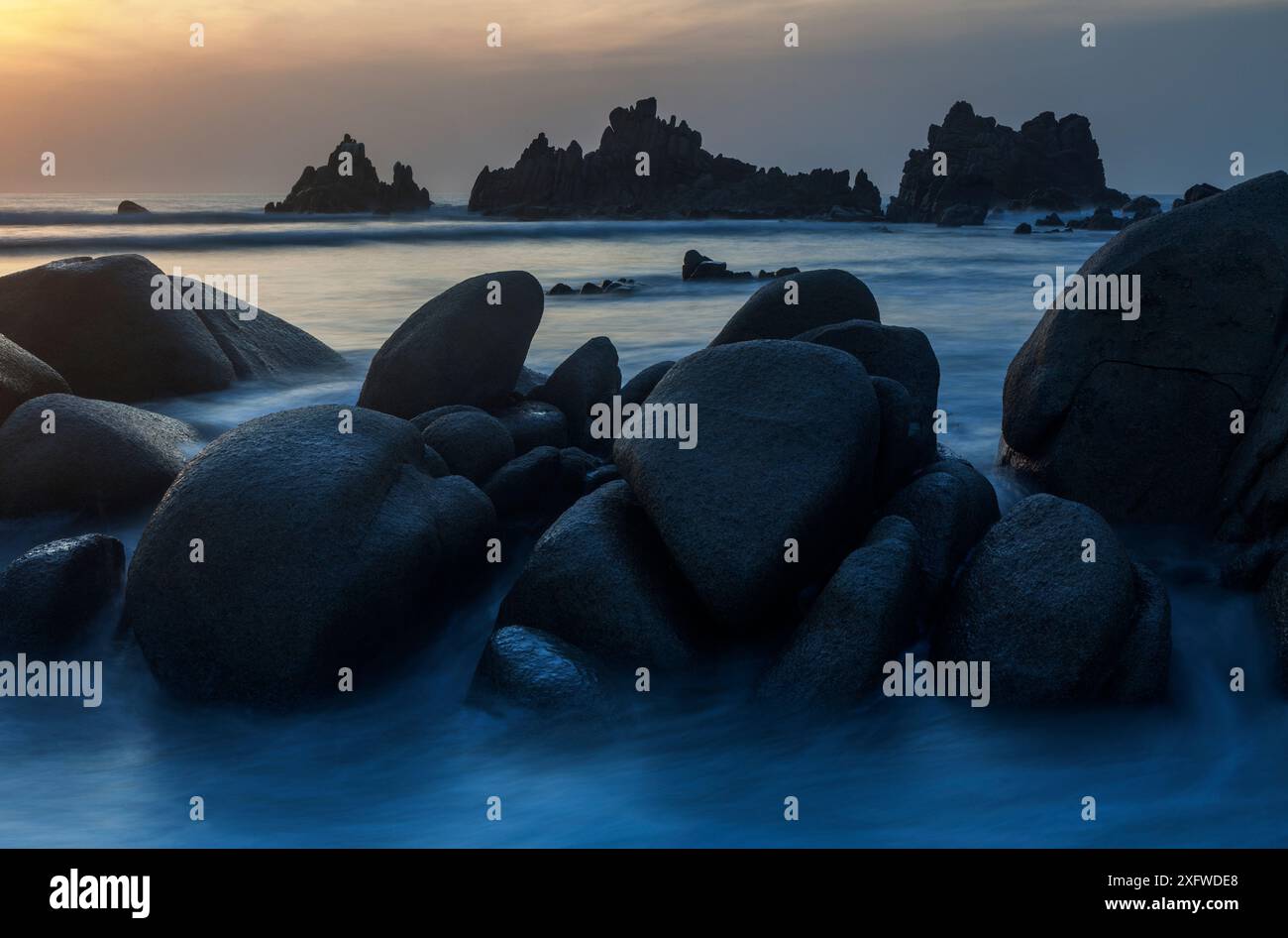 Coast off Playa Morro Ayuta in early morning, Oaxaca state, southern ...