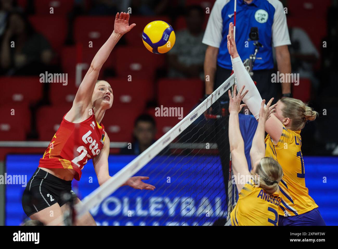 Manila, Philippines. 4th July, 2024. Manon Stragier (L) of Belgium ...
